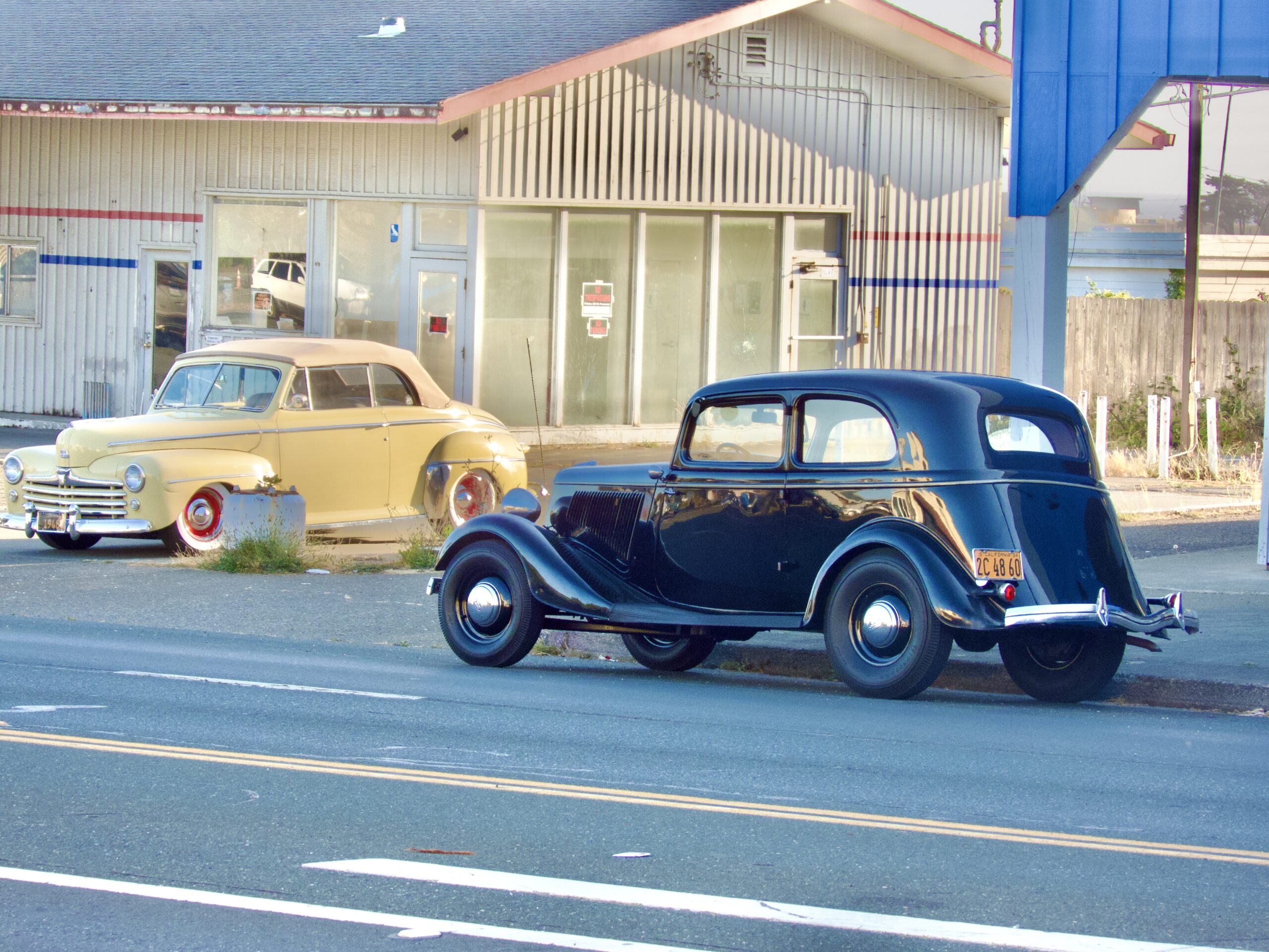 Rolling Ford V-8 museum spends a week in Fort Bragg, here is some car ...